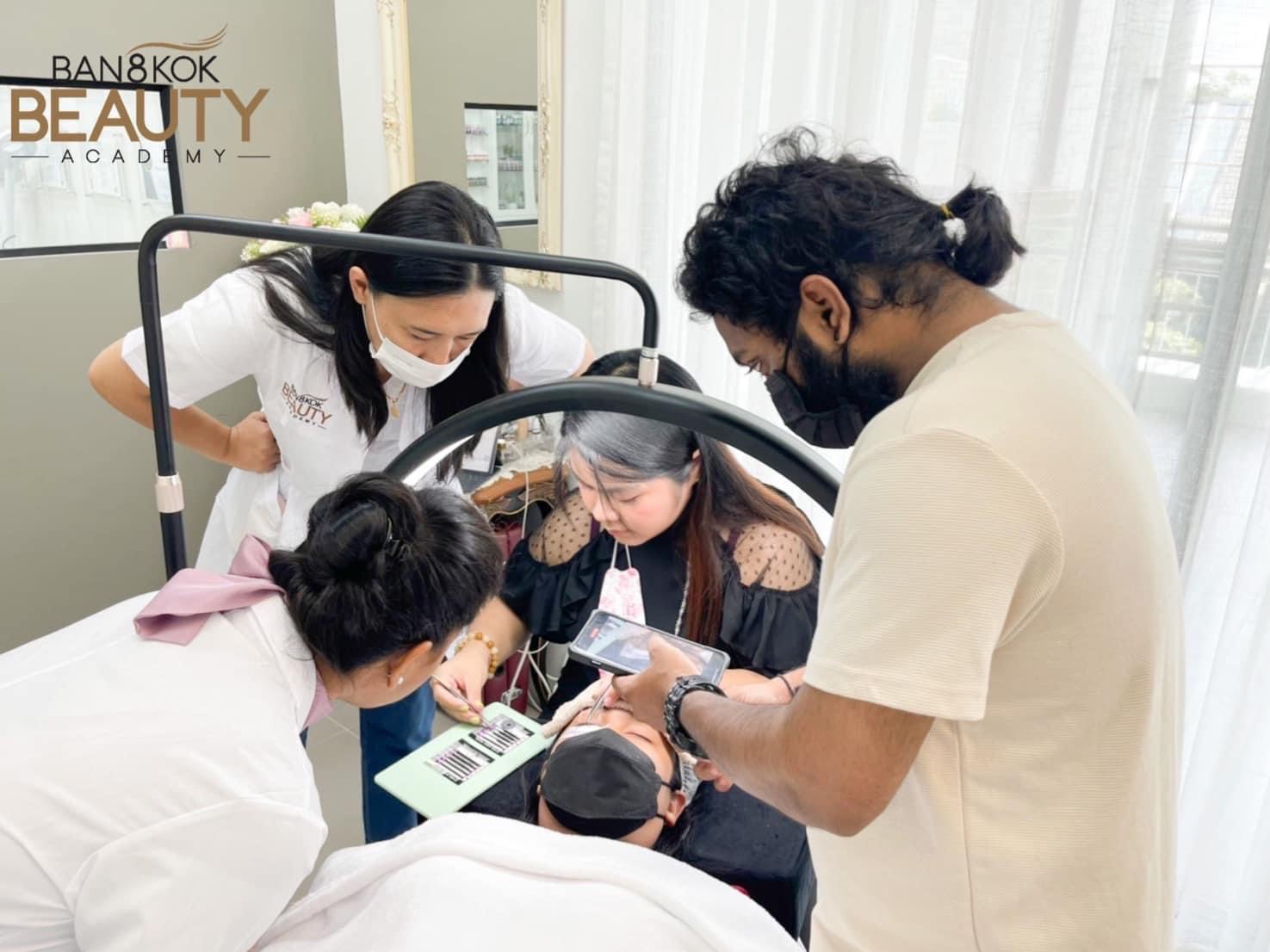 Professional Eyelash Extensions - Bangkok Beauty Academy