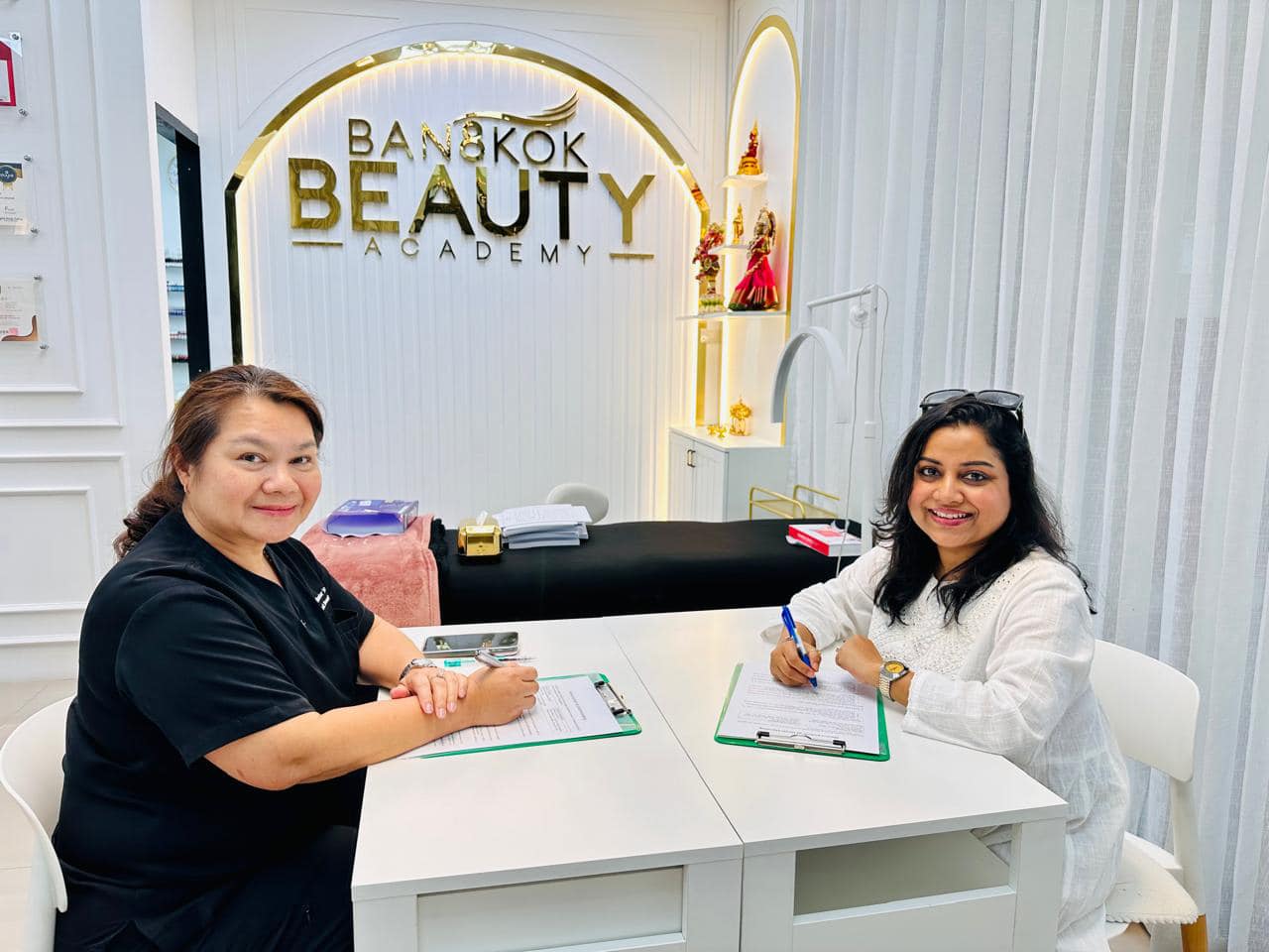 About MASTER VANIYA - Bangkok Beauty Academy